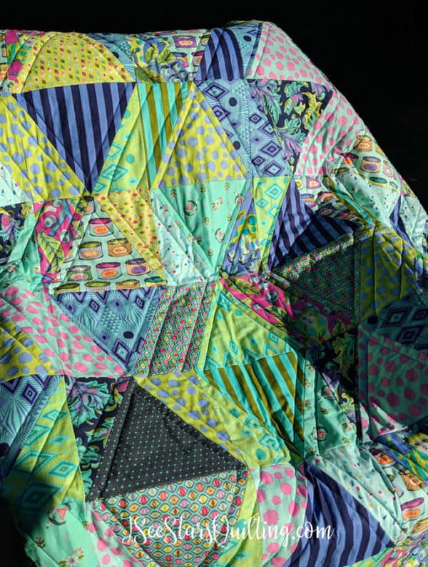 An Easy Triangle Quilt! (+ Free Pattern) – ISeeStarsQuilting