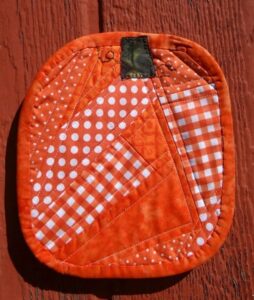 6 Fall Quilting Projects to Stitch This Weekend: Cozy Mug Rugs, Table ...